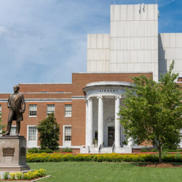 42 honored at 2019 Promotion & Tenure ceremony | UNC Greensboro