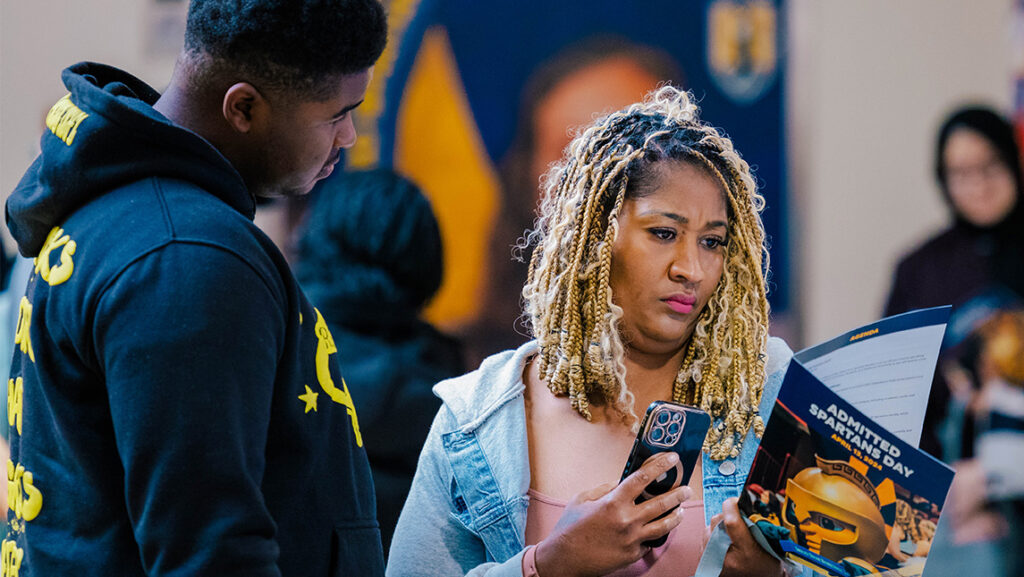 Spartans Thrive Thursday: All in the Family | UNC Greensboro